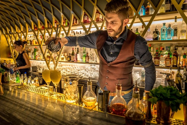 Quanto viene pagato un barman a Londra? | Diventare Barman